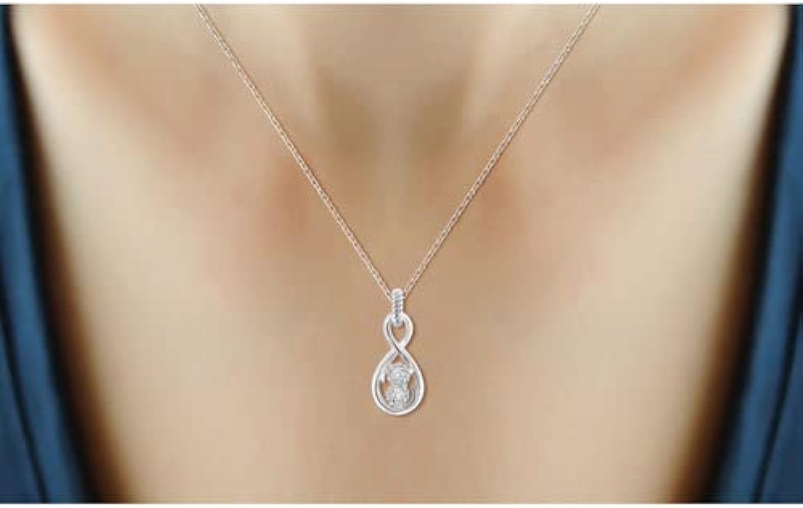 Jewels on Display: Showcasing the Beauty of Pendants